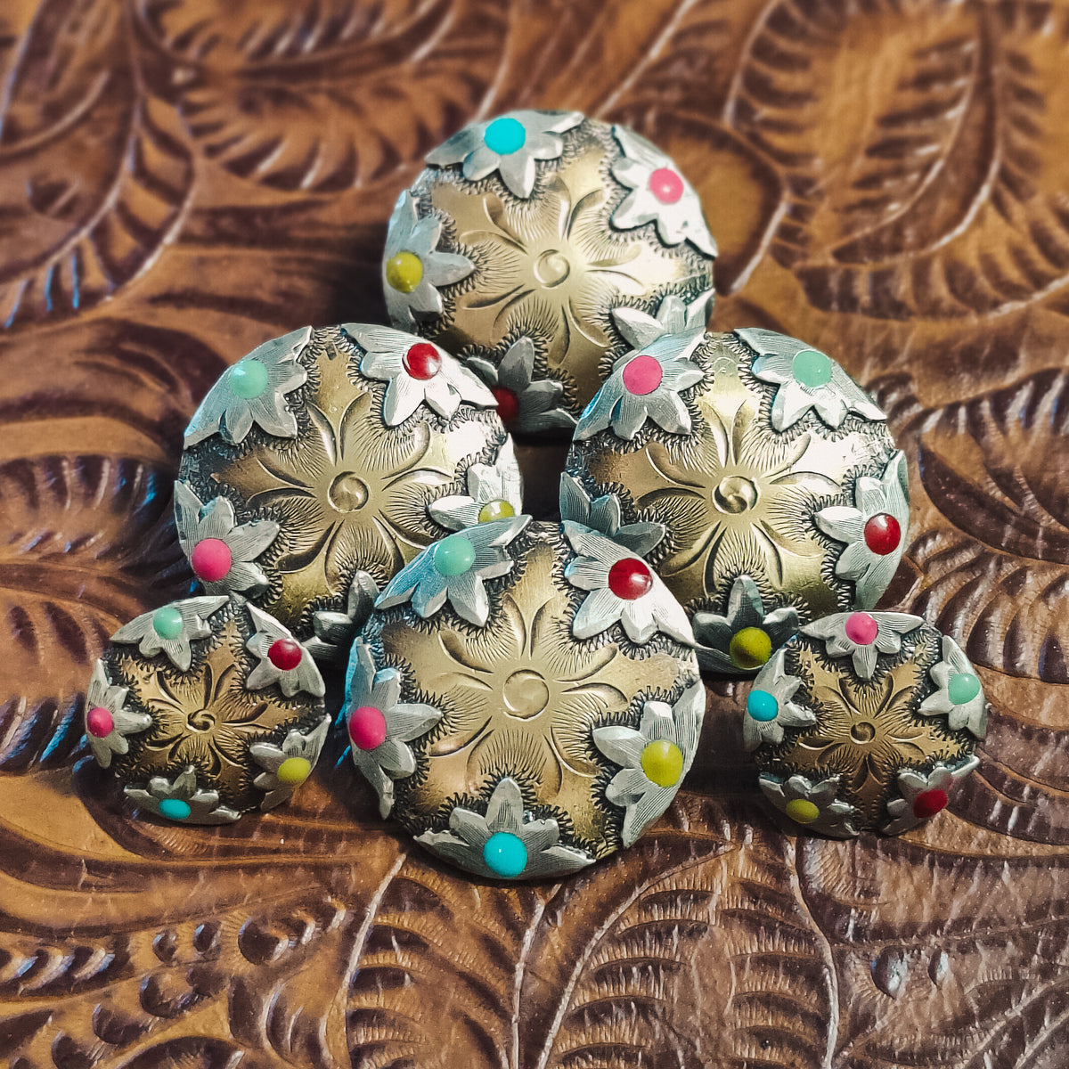 Darling Daisy Conchos – TGC Brands